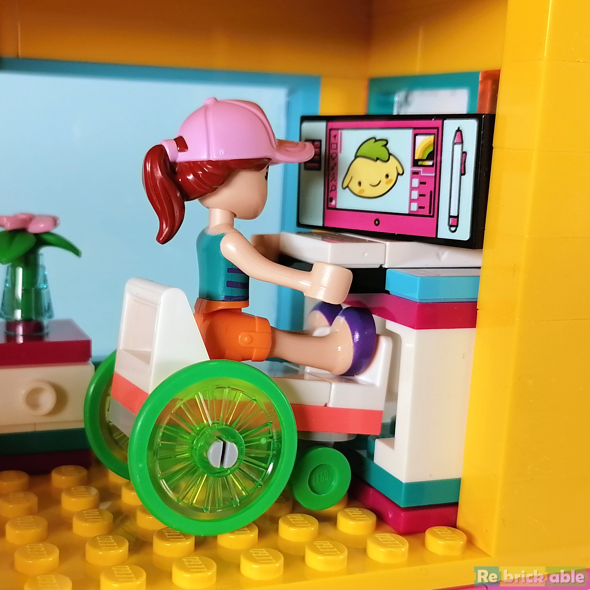 Review: 41704-1 - Main Street Building | Rebrickable - Build with LEGO