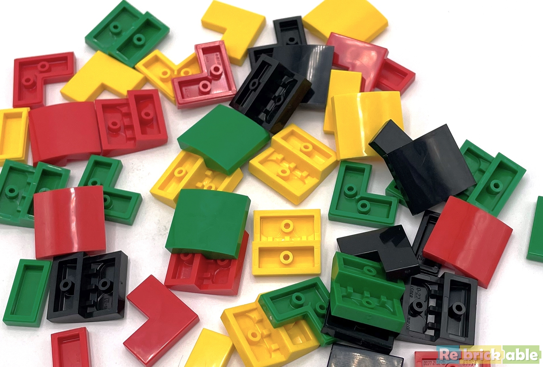 Review: 76399-1 - Hogwarts Magical Trunk | Rebrickable - Build with LEGO