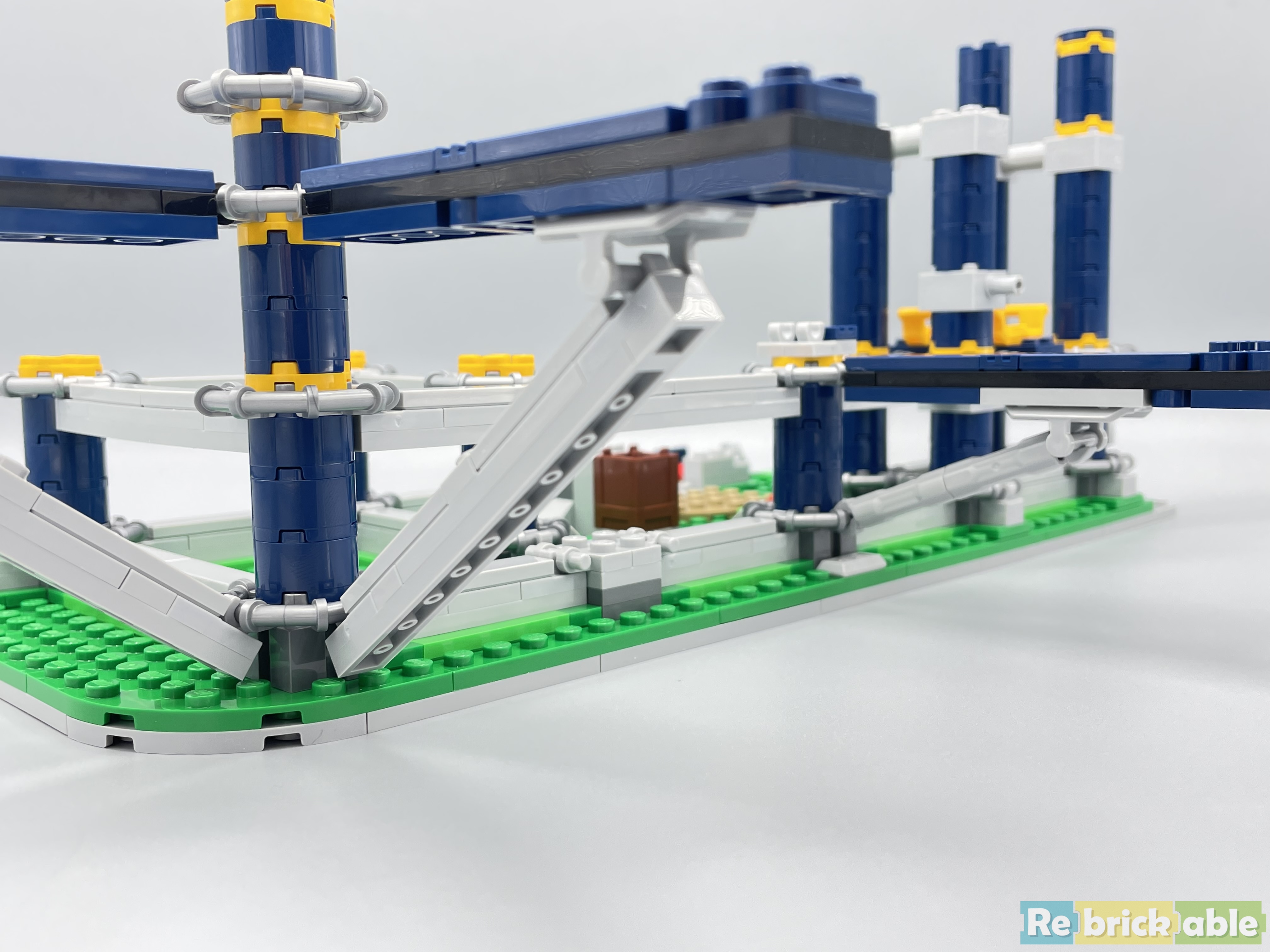 Review: 10303-1 - Loop Coaster | Rebrickable - Build with LEGO