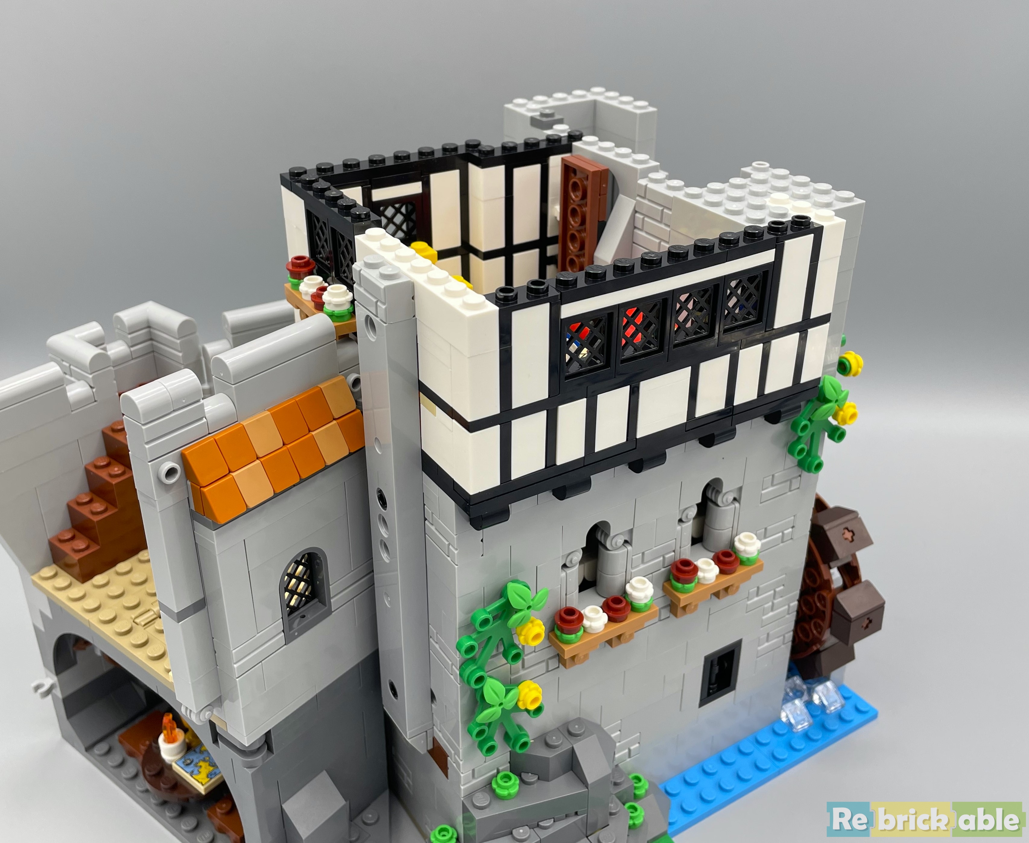 Review: 10305-1 - Lion Knight's Castle | Rebrickable - Build with LEGO