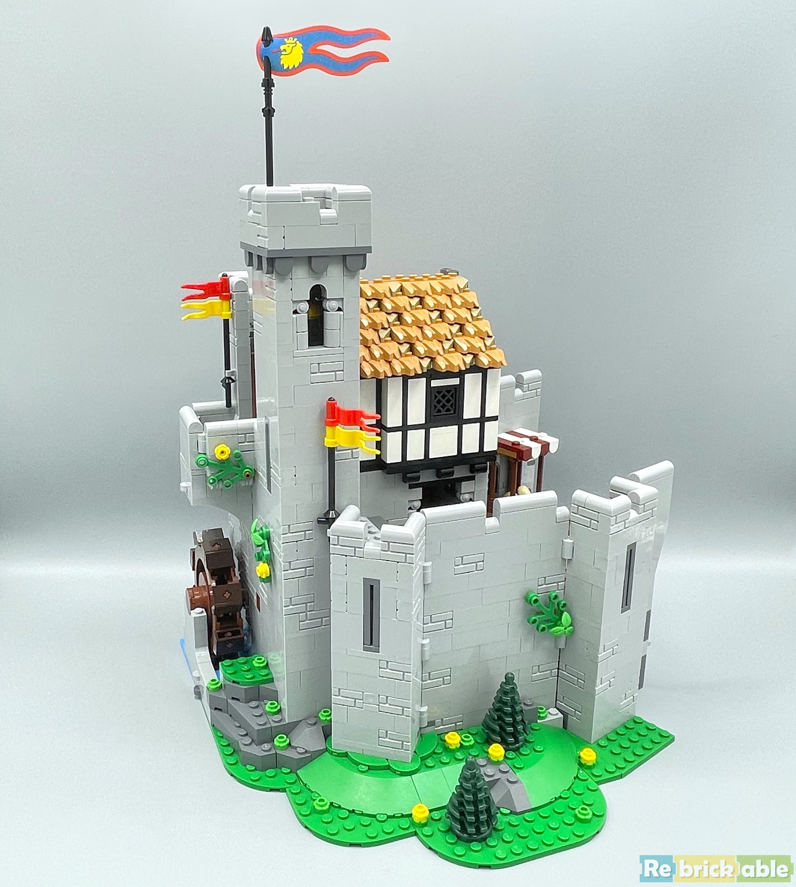 Review: 10305-1 - Lion Knight's Castle | Rebrickable - Build with LEGO