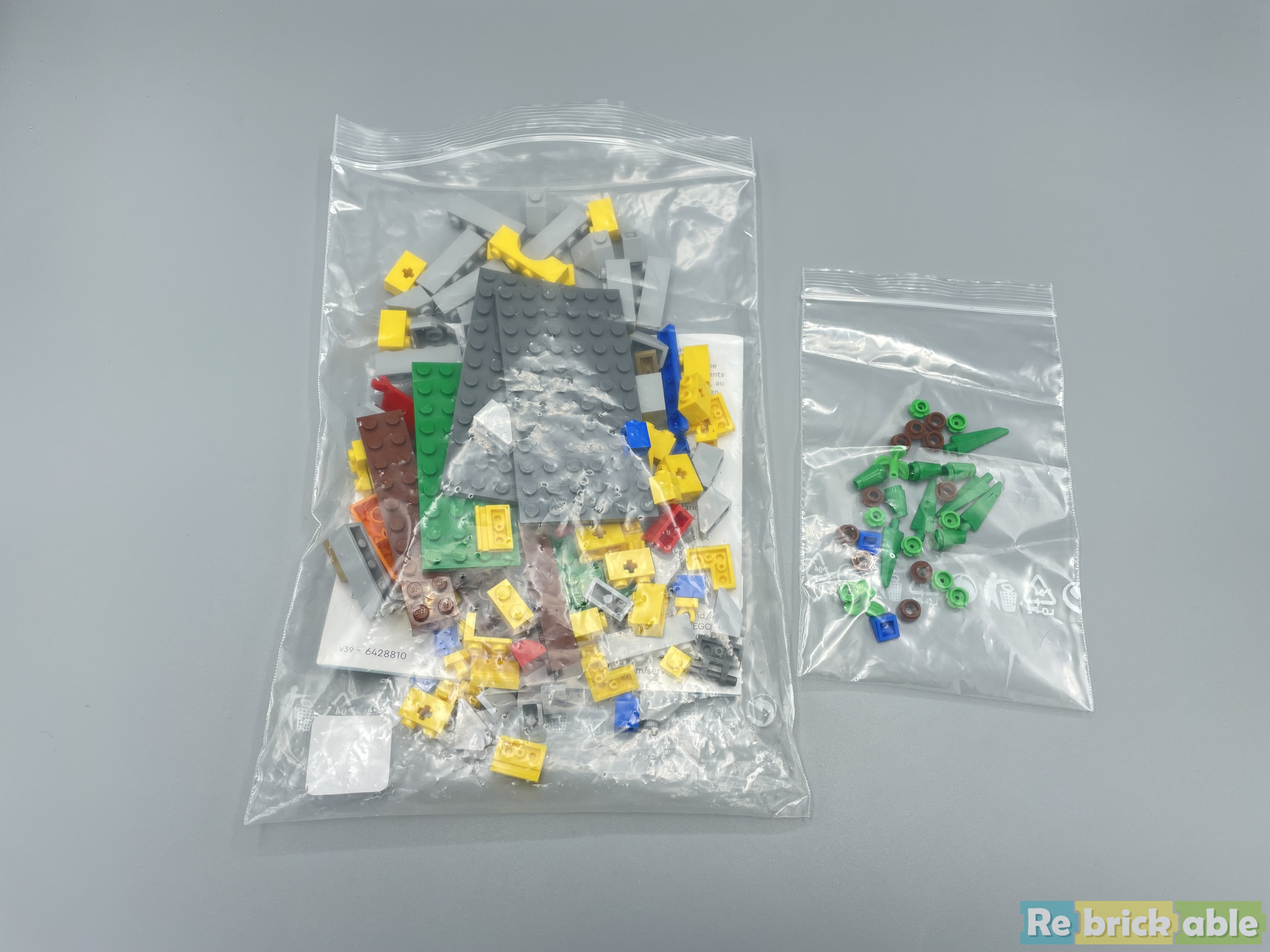 Quick Review: 6426244-1 - 90th Anniversary Mini Castle | Rebrickable ...