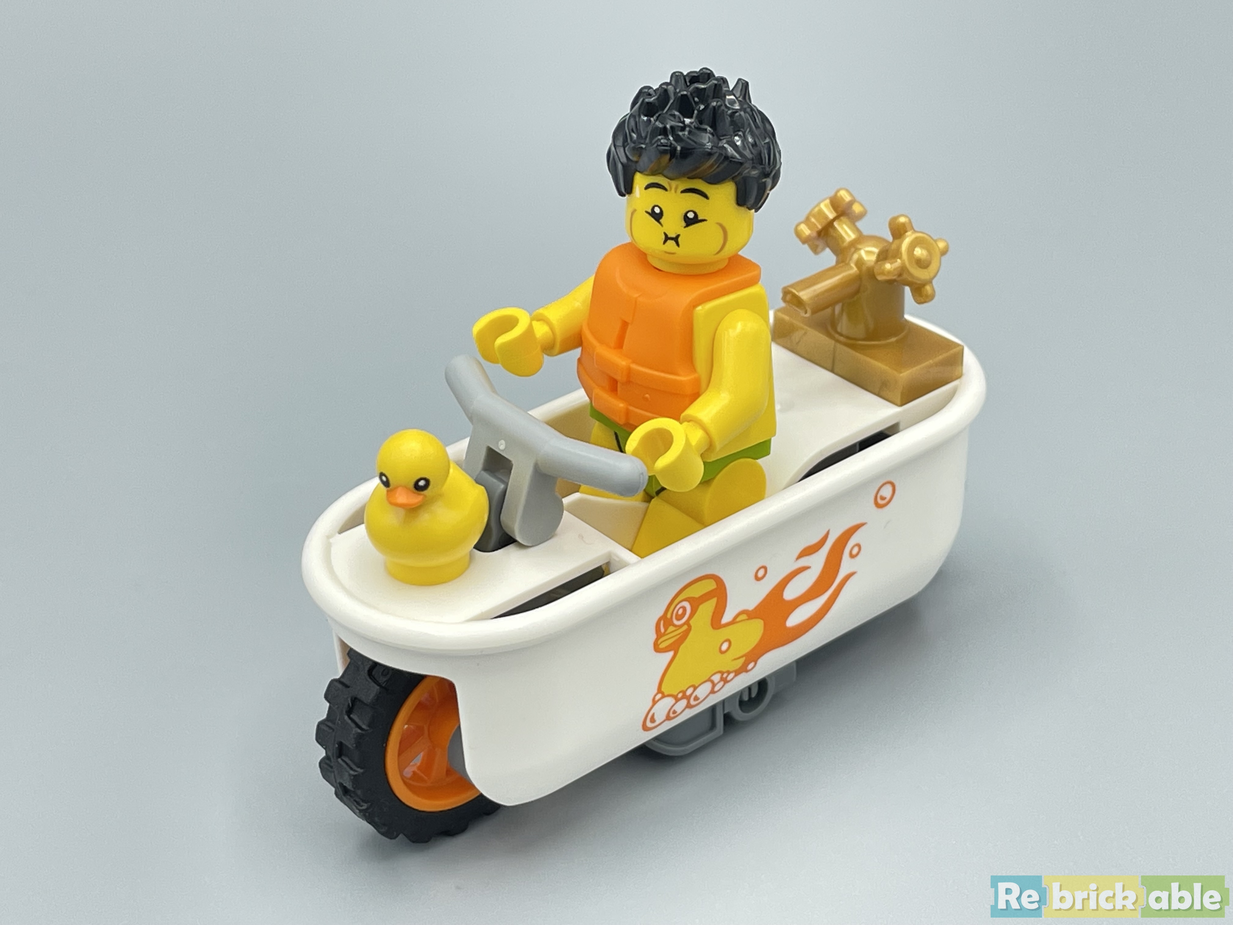 Review: 60339-1 & 60333-1- Double Loop Stunt Arena with Bathtub Stunt ...