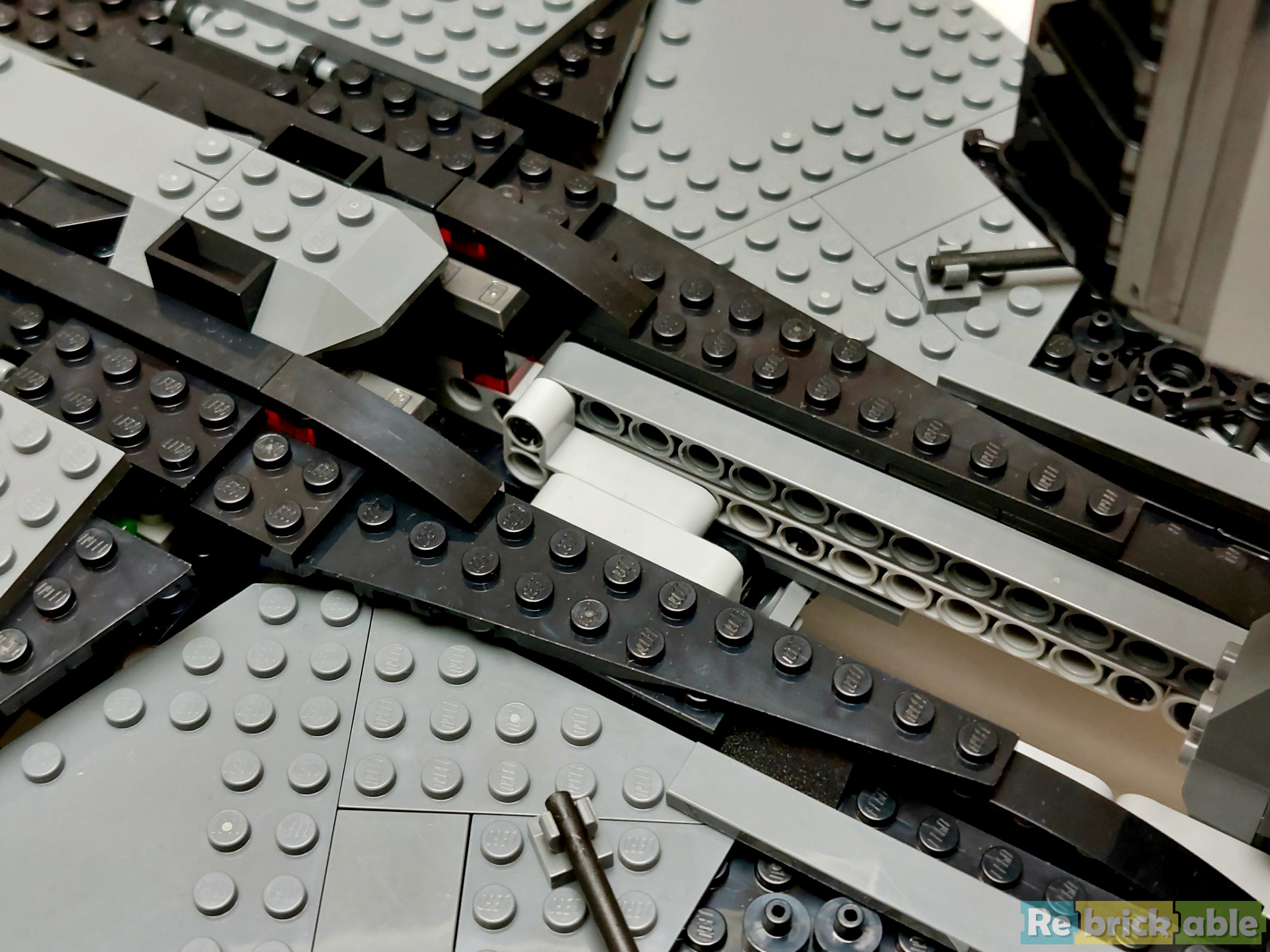 75323-1 The Justifier | Rebrickable - Build with LEGO