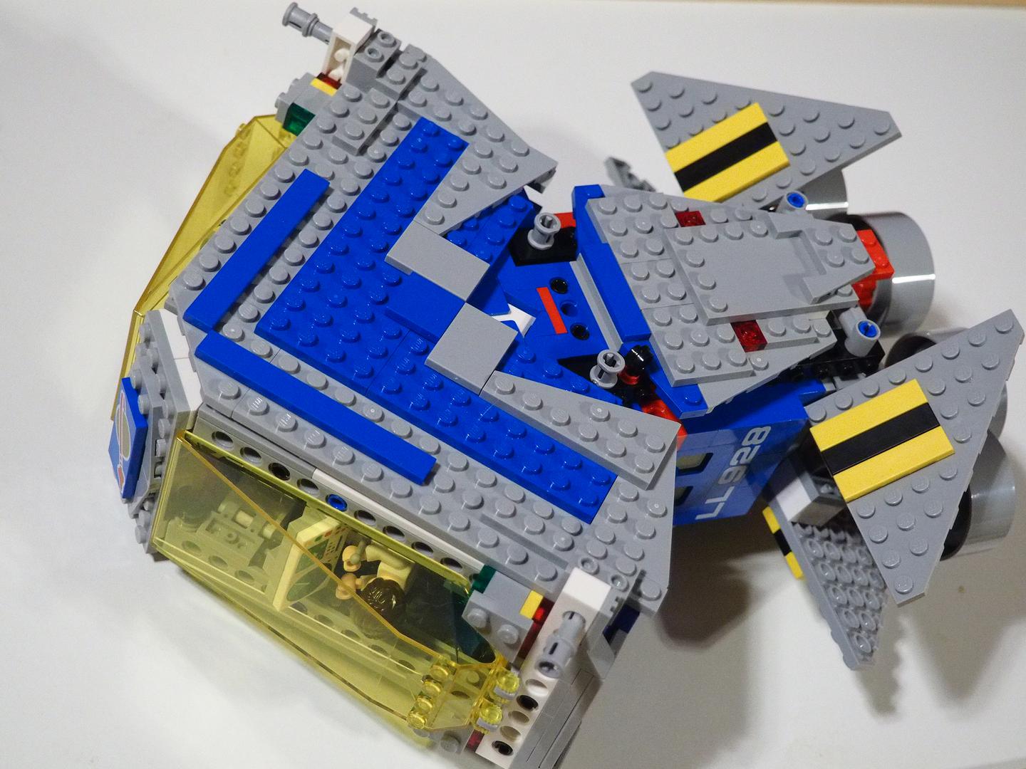 Stingray: Deep space explorer. (Very) Alternate build for 10497 (MOC ...