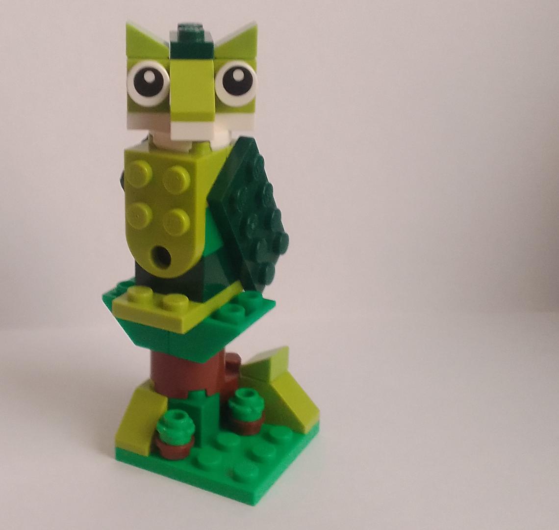 Green Owl B (MOC-225191) - LEGO MOC | MOC Tracker