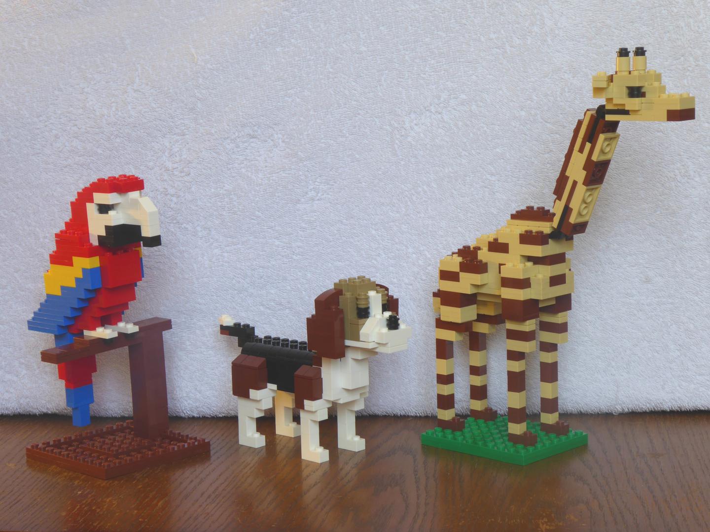 Animal Sculptures - Parrot, Beagle, Giraffe (MOC-73509) - LEGO MOC ...