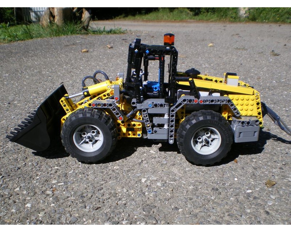 LEGO MOC Remote Wheel Loader by Nico71 | Rebrickable - Build with LEGO