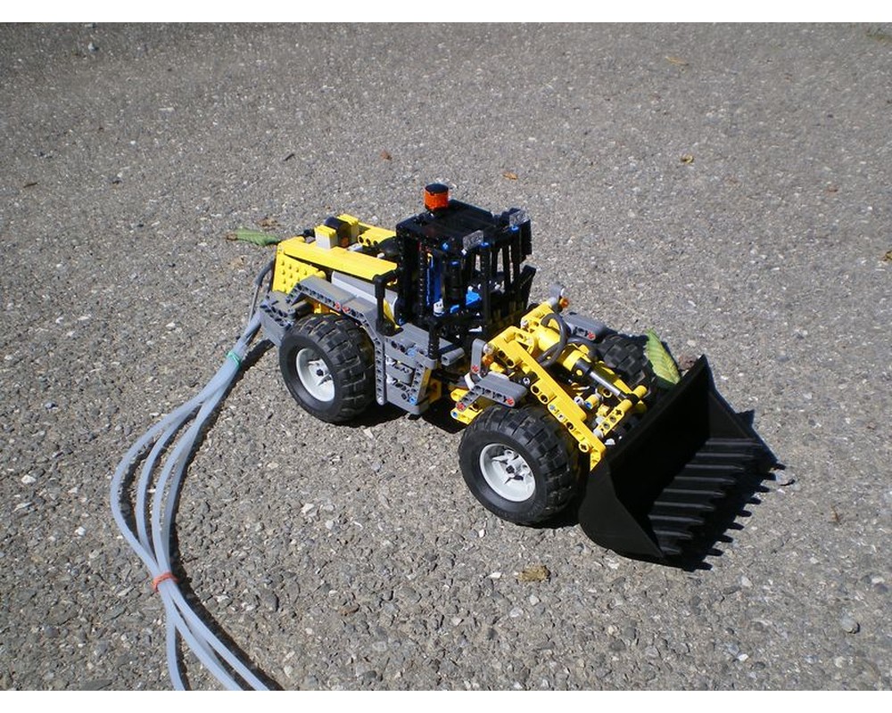 Lego Moc Remote Wheel Loader By Nico71 Rebrickable Build With Lego