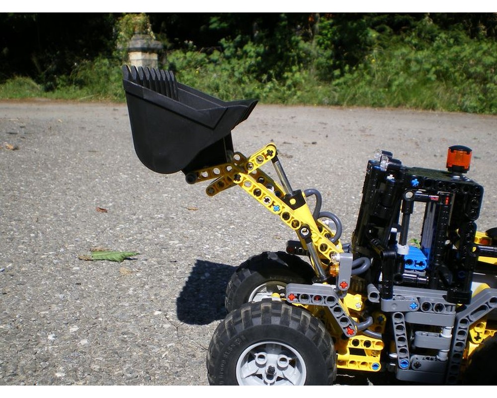 Lego Moc Remote Wheel Loader By Nico71 Rebrickable Build With Lego