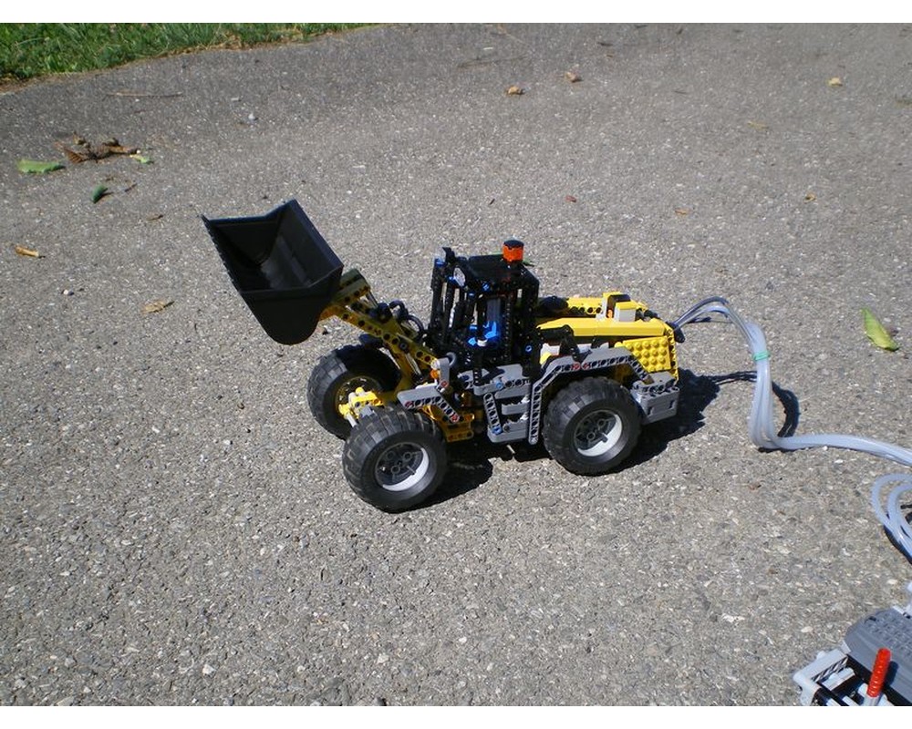 Lego Moc Remote Wheel Loader By Nico71 Rebrickable Build With Lego