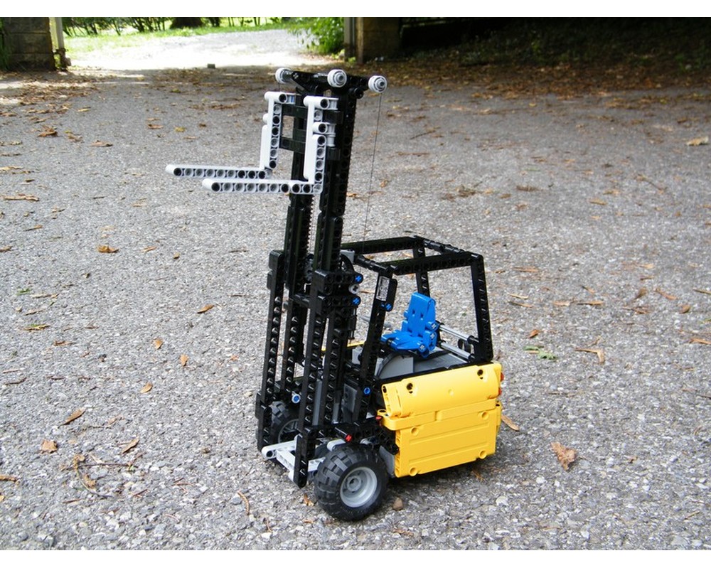 Lego Moc Mini Forklift Truck By Nico71 Rebrickable Build With Lego
