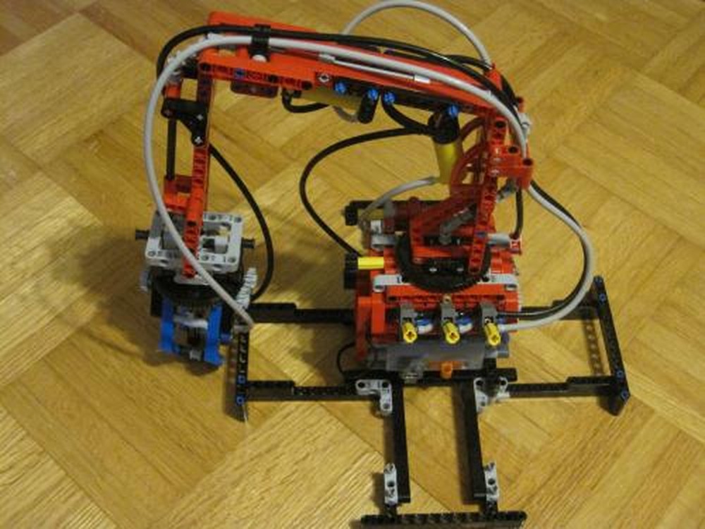 LEGO MOC Pneumatic Arm by Quazar112 | Rebrickable - Build with LEGO