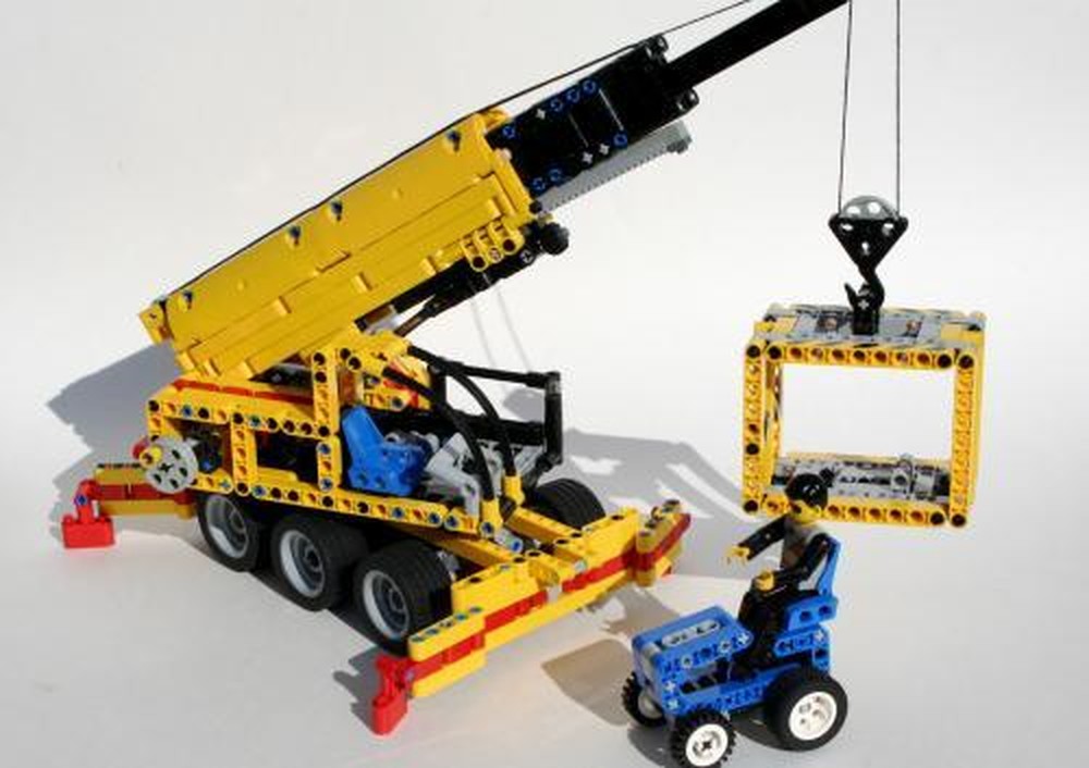 LEGO MOC Cargo Master Crane by thirdwigg | Rebrickable - Build with LEGO