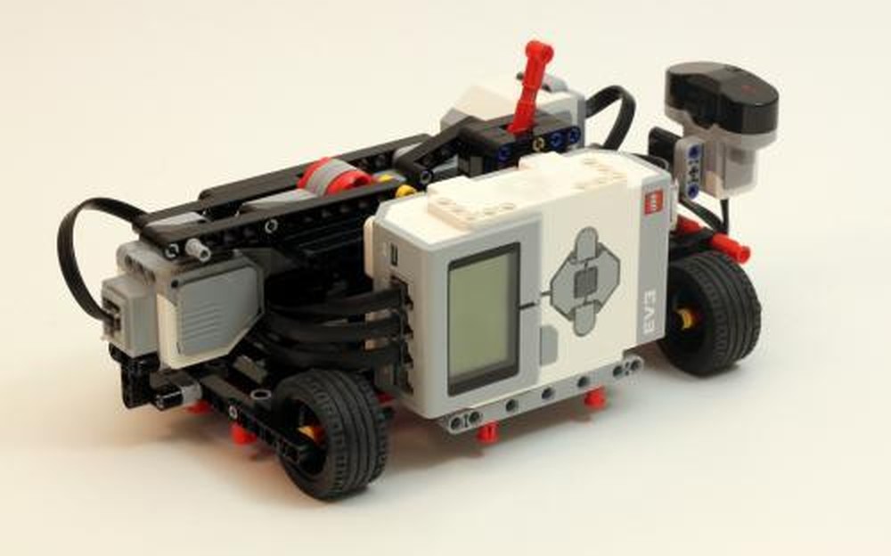 LEGO MOC LuuMa EV3 Core (LEGO Ultimate Machine) by JKBrickworks ...
