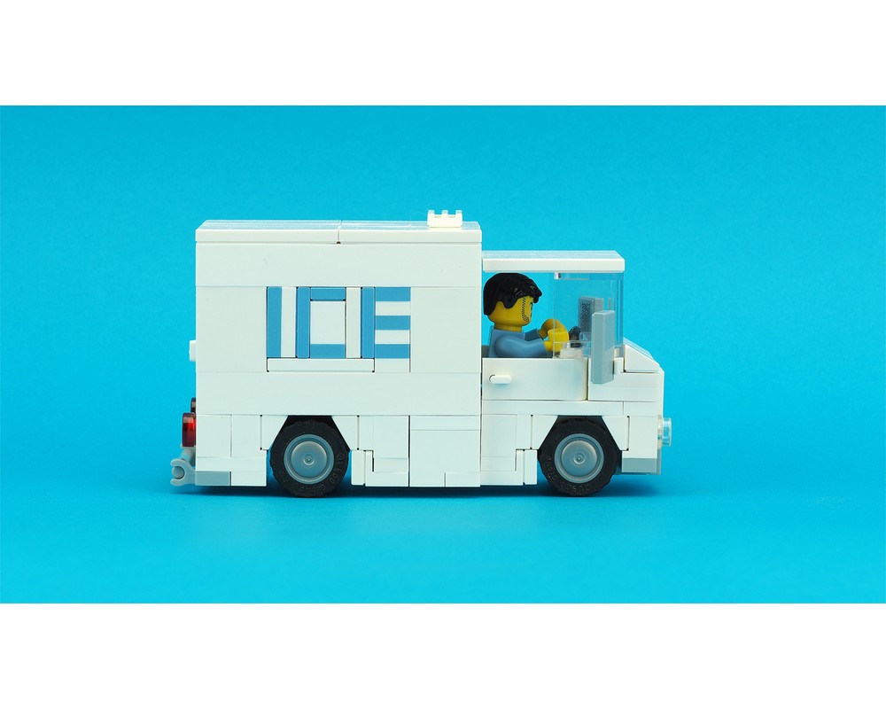 LEGO MOC Ice Delivery Truck by De_Marco | Rebrickable - Build with LEGO