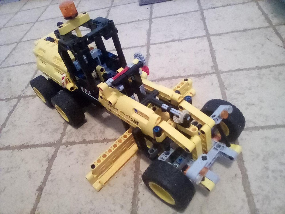 LEGO MOC 42108 Road Grader by Boomdidit | Rebrickable - Build with LEGO