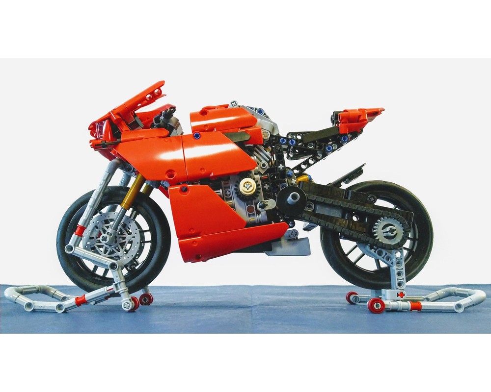Lego Moc Mods For Ducati Panigale V4r By Phmzt Rebrickable Build