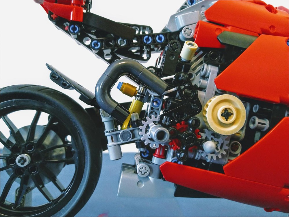 Lego Moc Mods For Ducati Panigale V4r By Phmzt Rebrickable Build