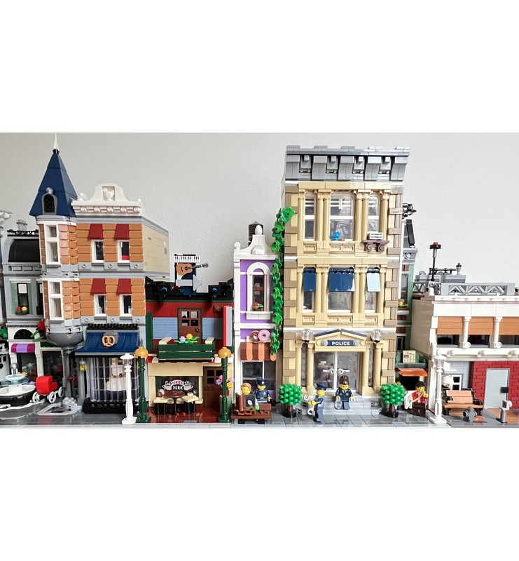 LEGO MOC House of Friends (21319 "Central Perk" Alternative Build) LEGO MOC by smertullus ...
