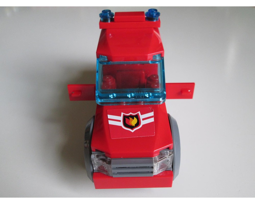 LEGO MOC Fire Chief's Car by BrickMan7 | Rebrickable - Build with LEGO