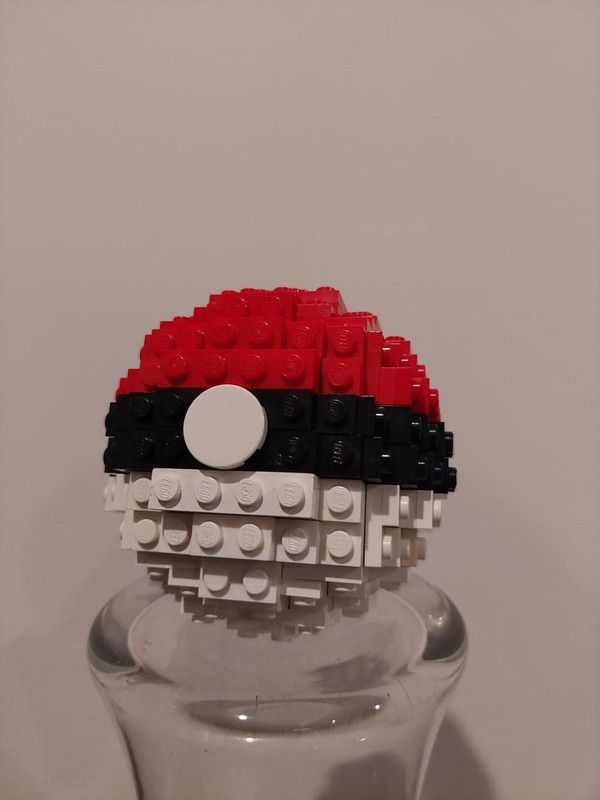 LEGO MOC Pokeball by Goatbear | Rebrickable - Build with LEGO