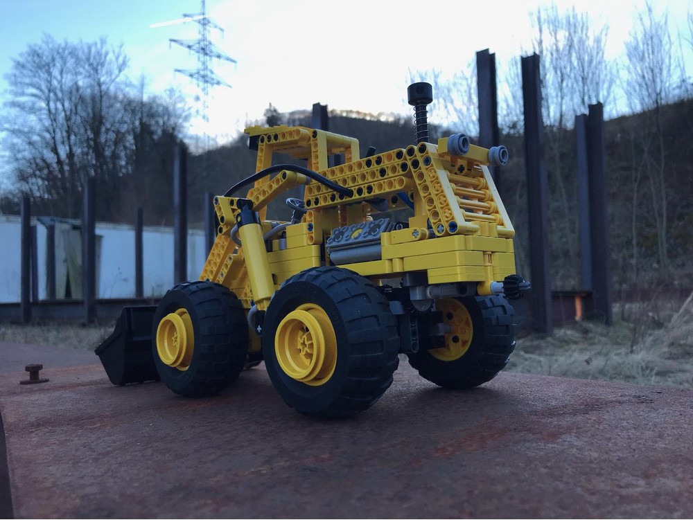 LEGO MOC Pneumatic Wheel Loader Michigan 175A by Mani91 | Rebrickable ...