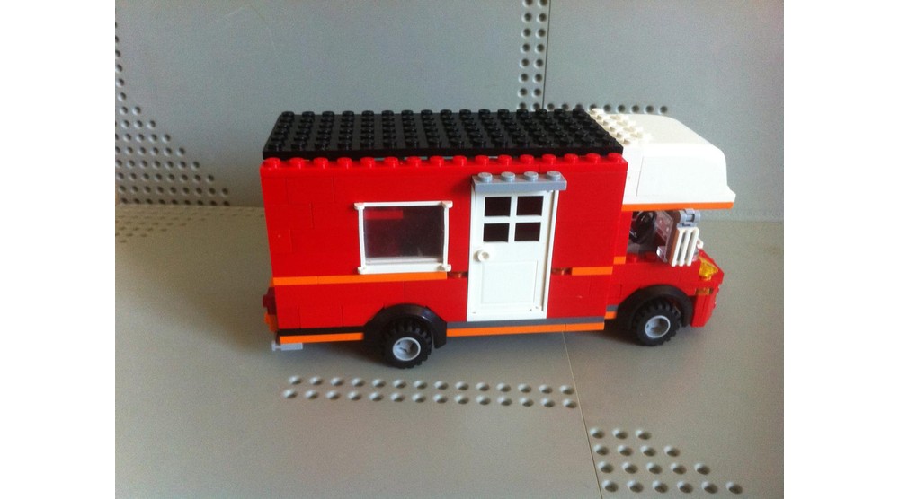 LEGO MOC Mercedes Benz Sprinter RV by Turbo8702 | Rebrickable - Build ...