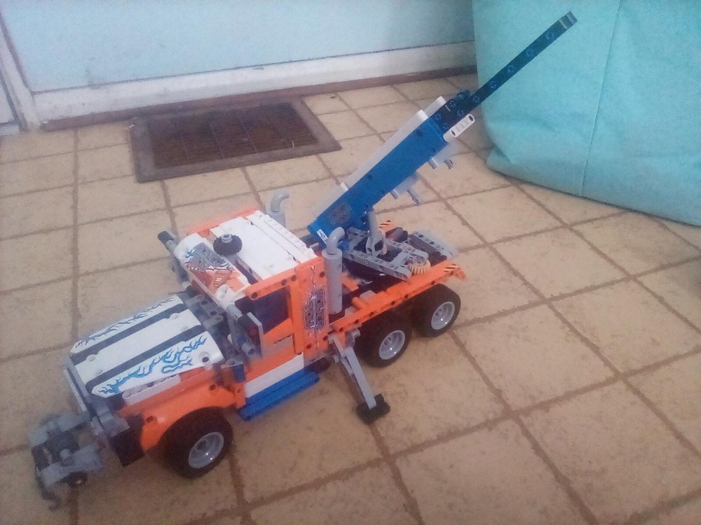 LEGO MOC 42128 Alterative modal offroad rescue truck by Boomdidit ...