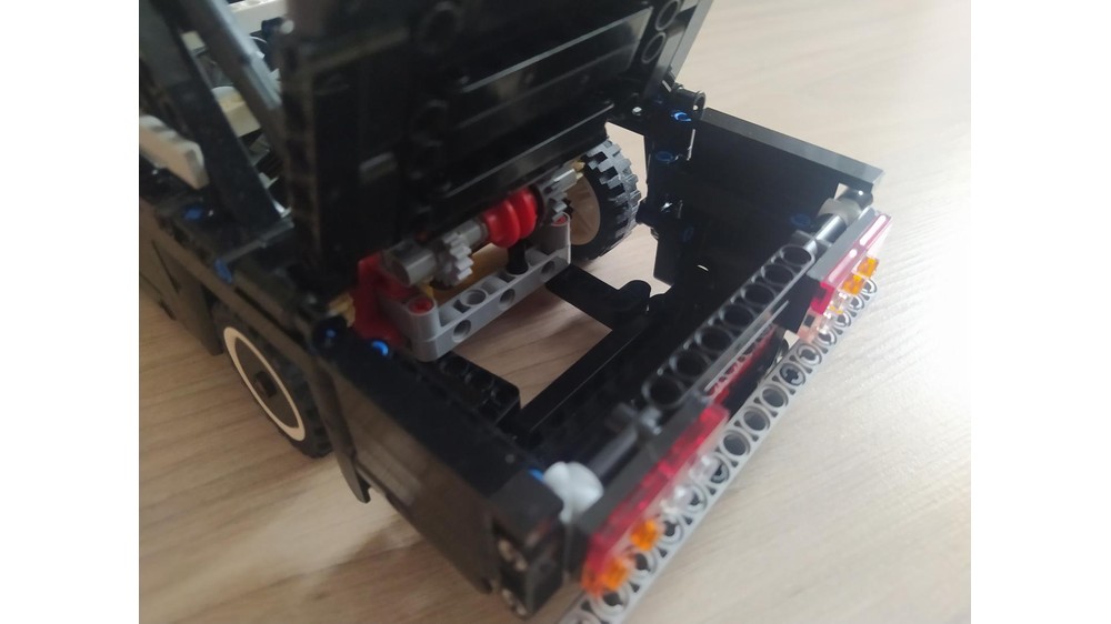 LEGO MOC Vaz 2105 (Lada riva) by kovchenkovskiy | Rebrickable - Build ...