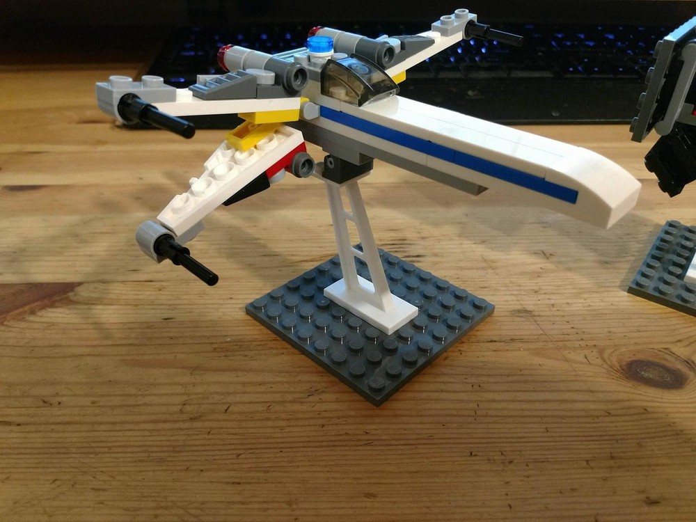 LEGO MOC Small X-Wing by fierogt87 | Rebrickable - Build with LEGO