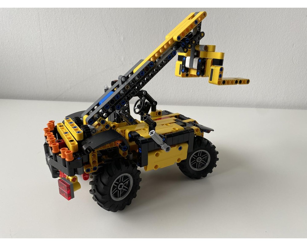 LEGO MOC Telehandler (Jeep Wrangler 42122 MOC) by cwbricks ...