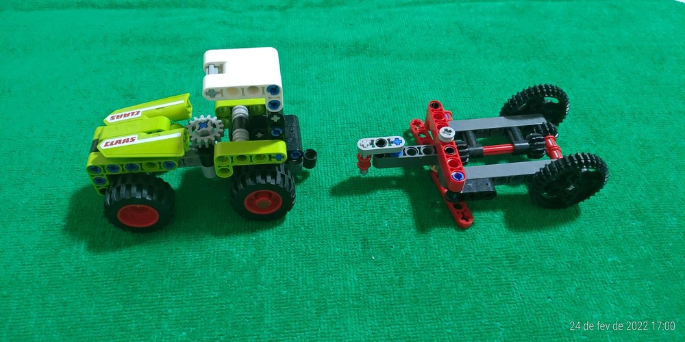 LEGO MOC CLAAS Tractor with Mower by ElyAnderson | Rebrickable - Build ...