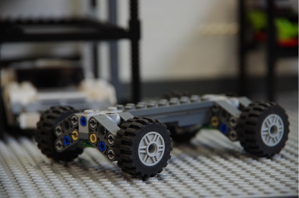 LEGO MOC Fully independent suspention chassis for speed champion scale ...