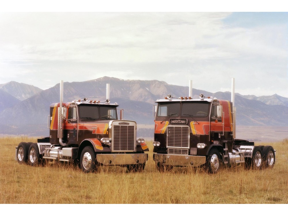 LEGO MOC Freightliner FLA Cabover by Mani91 | Rebrickable - Build with LEGO