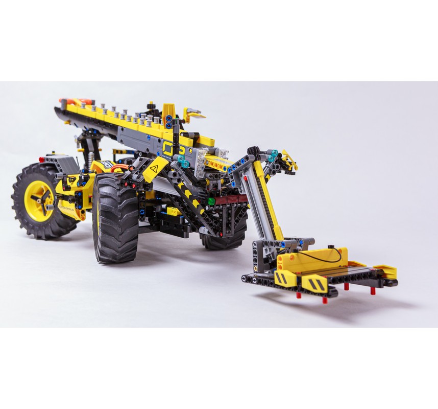 LEGO MOC Telescopic Handler (42081 c-model) by klimax | Rebrickable ...