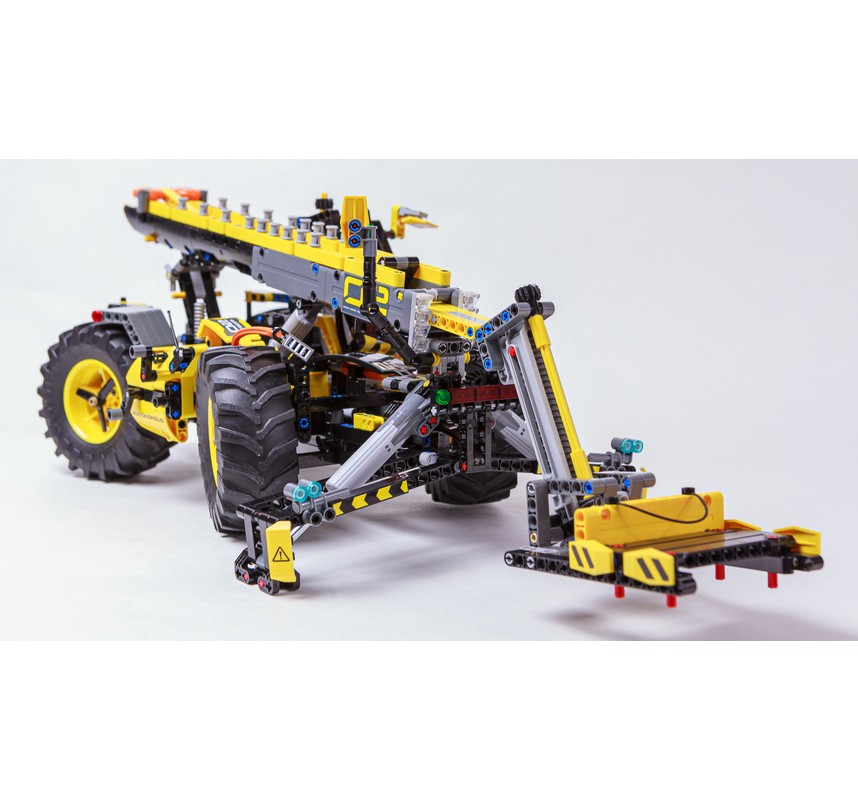 LEGO MOC Telescopic Handler (42081 c-model) by klimax | Rebrickable ...