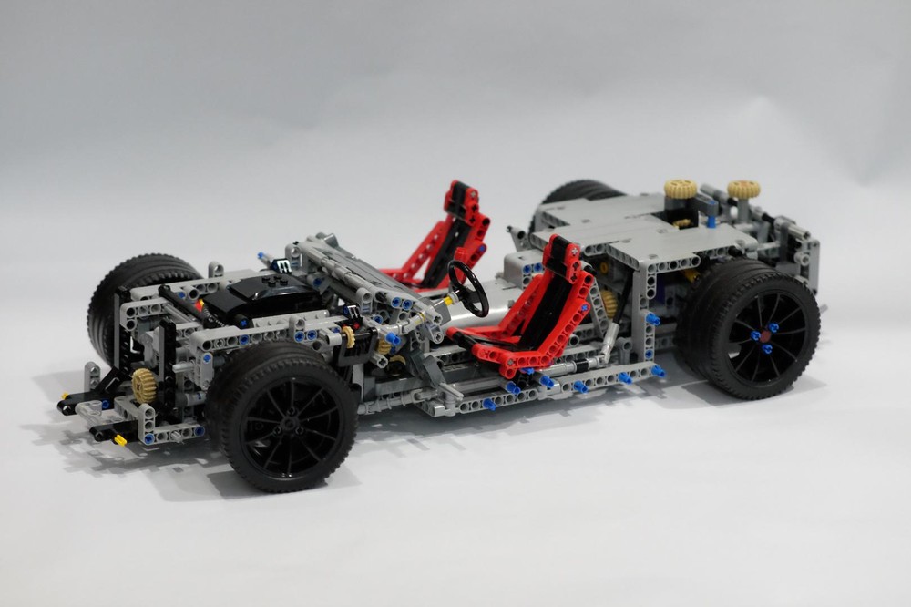 LEGO MOC 1:8 Scale Supercar Chassis with Removable Engine by Isaac Yaw ...