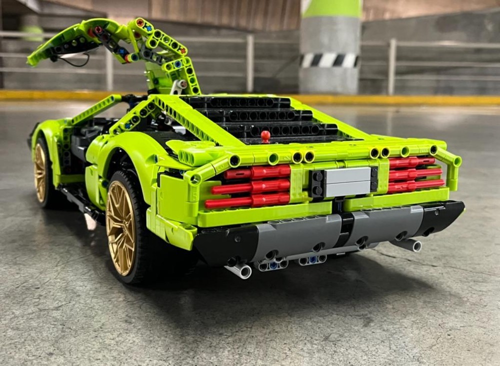 LEGO MOC DMC Delorean by Building with bricks | Rebrickable - Build ...