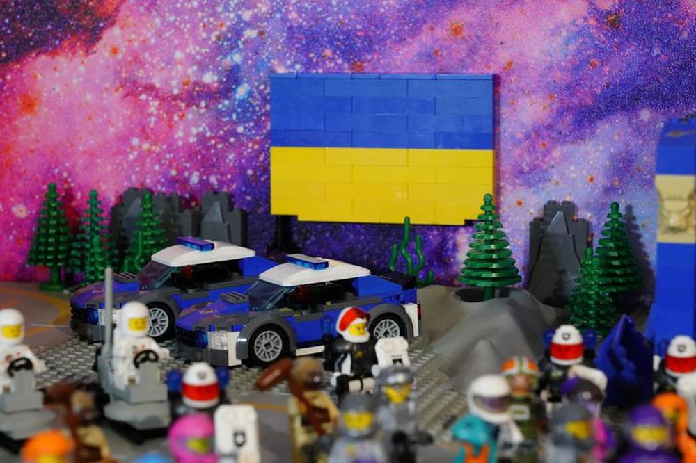 LEGO MOC Flag of Ukraine Billboard by pieterbl | Rebrickable - Build ...
