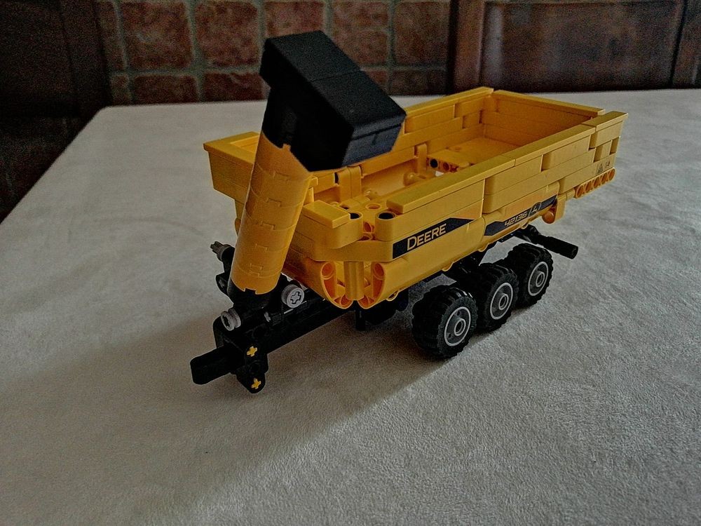 LEGO MOC Grain cart for JD 42136 by AC16 | Rebrickable - Build with LEGO
