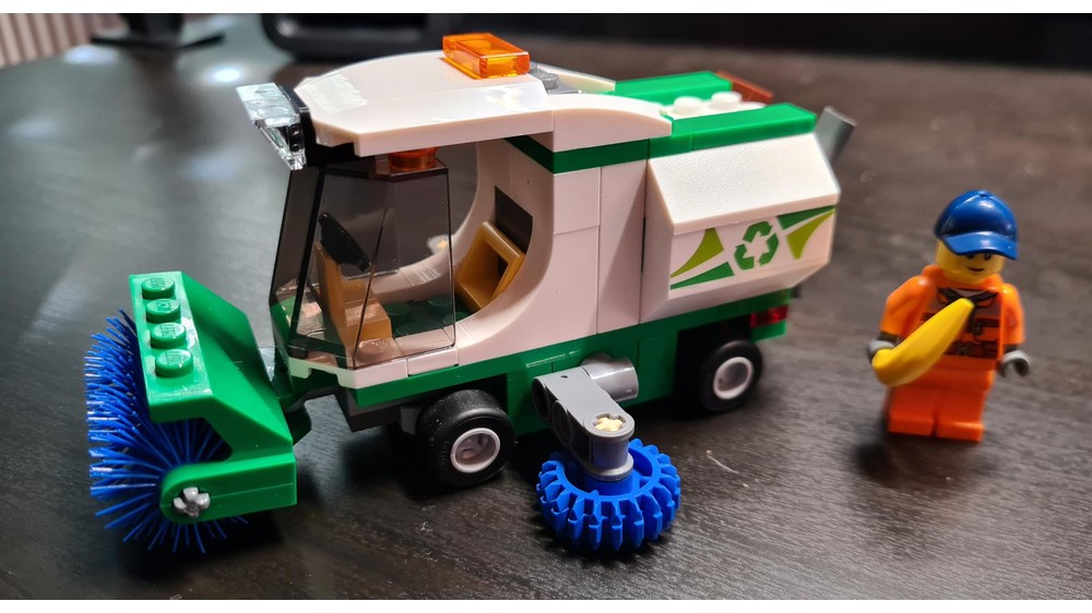 LEGO MOC Lego City 60249 Street Sweeper modified by nicolas_brick ...