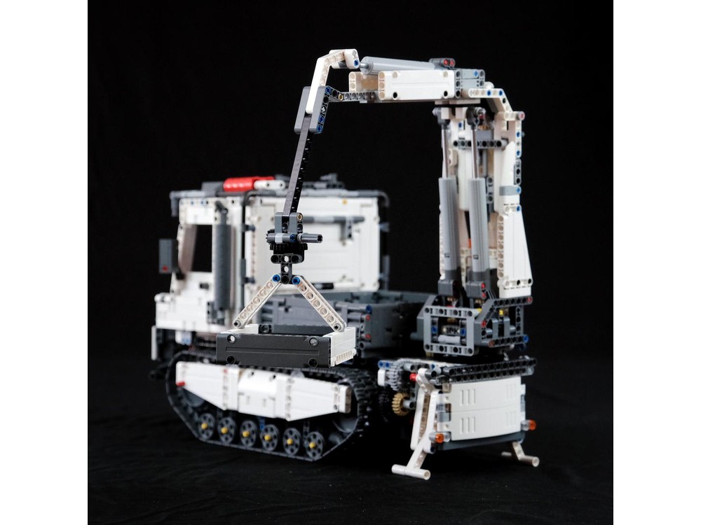 LEGO MOC 42100 B-Model - "Tracked Unimog" by legendsofleo | Rebrickable ...