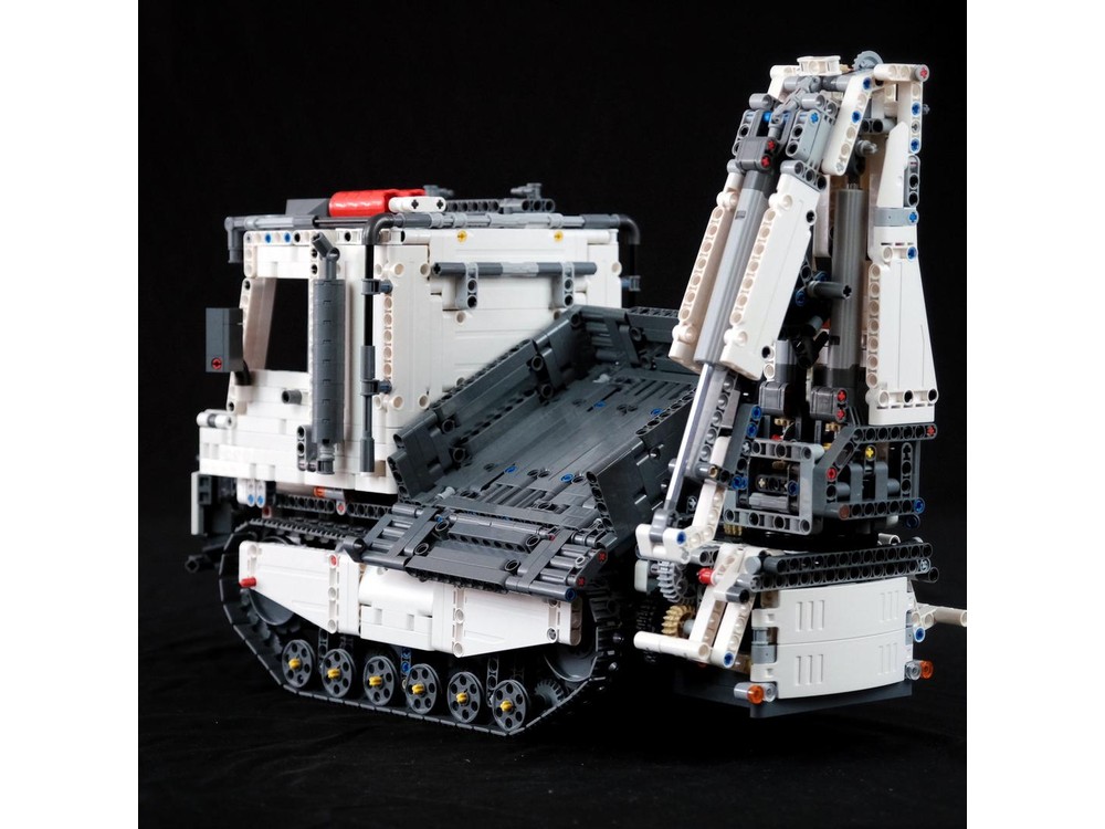 LEGO MOC 42100 B-Model - "Tracked Unimog" by legendsofleo | Rebrickable ...