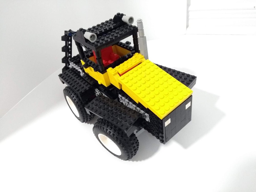 LEGO MOC Yellow Farm Tractor by michaelslegostudio | Rebrickable ...
