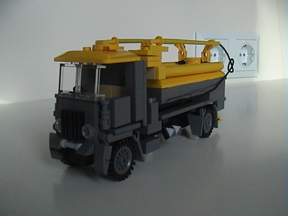 LEGO MOC Bedford QL RAF Refueling Truck by Lucky-Ramses | Rebrickable ...