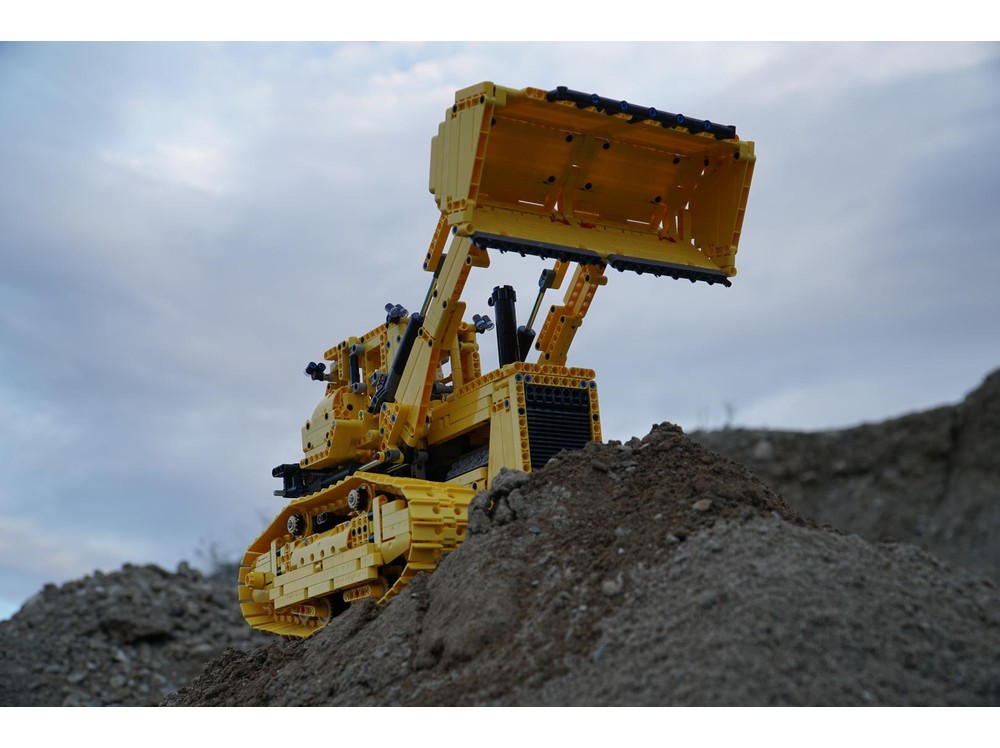 LEGO MOC Komatsu D155S Crawler Loader by Mani91 | Rebrickable - Build ...
