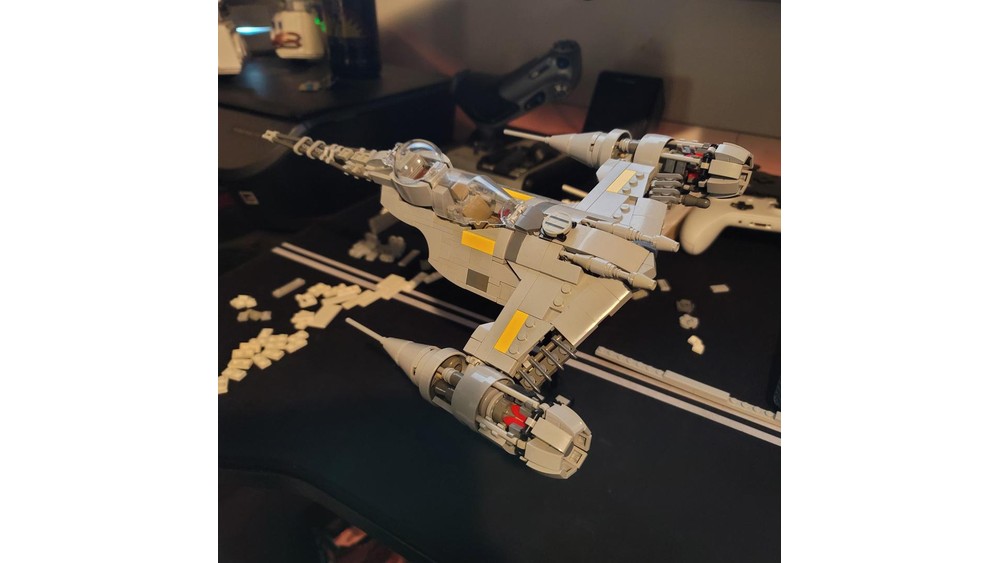 LEGO MOC Mando's N1 Starfighter by Maiku__san | Rebrickable - Build ...