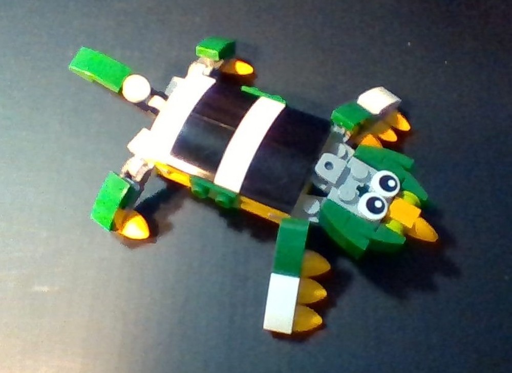 LEGO MOC Striped Lizard by hazelrrr | Rebrickable - Build with LEGO