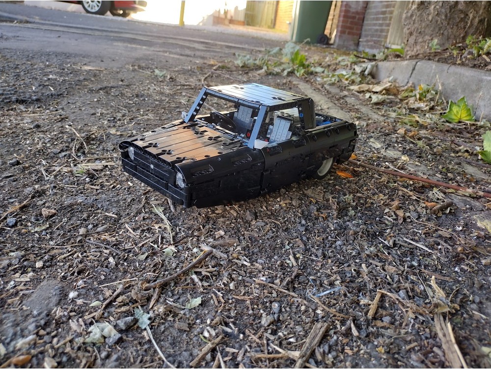 LEGO MOC V8 3 Wheeler by EvilEnderman | Rebrickable - Build with LEGO